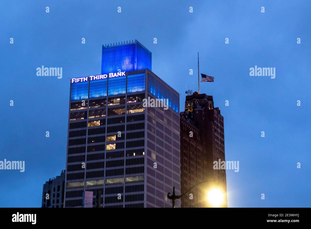Detroit, Michigan - The Fifth Third Bank office in downtown Detroit ...