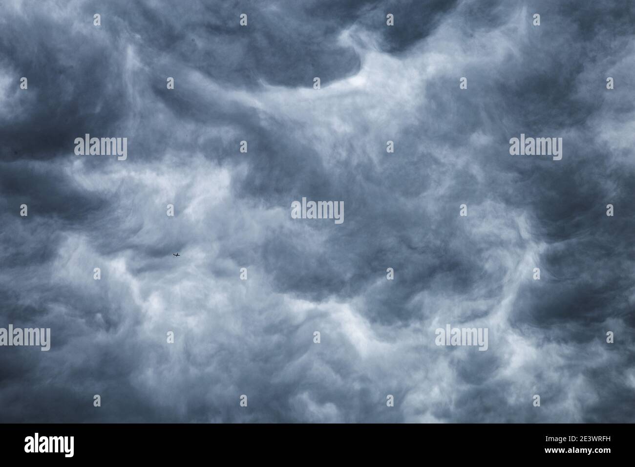 Storm clouds bad weather. Dark storm cloud sky Stock Photo - Alamy