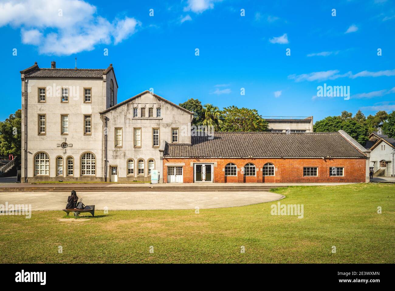 Historical town architecture scene 1914 hi-res stock photography and ...