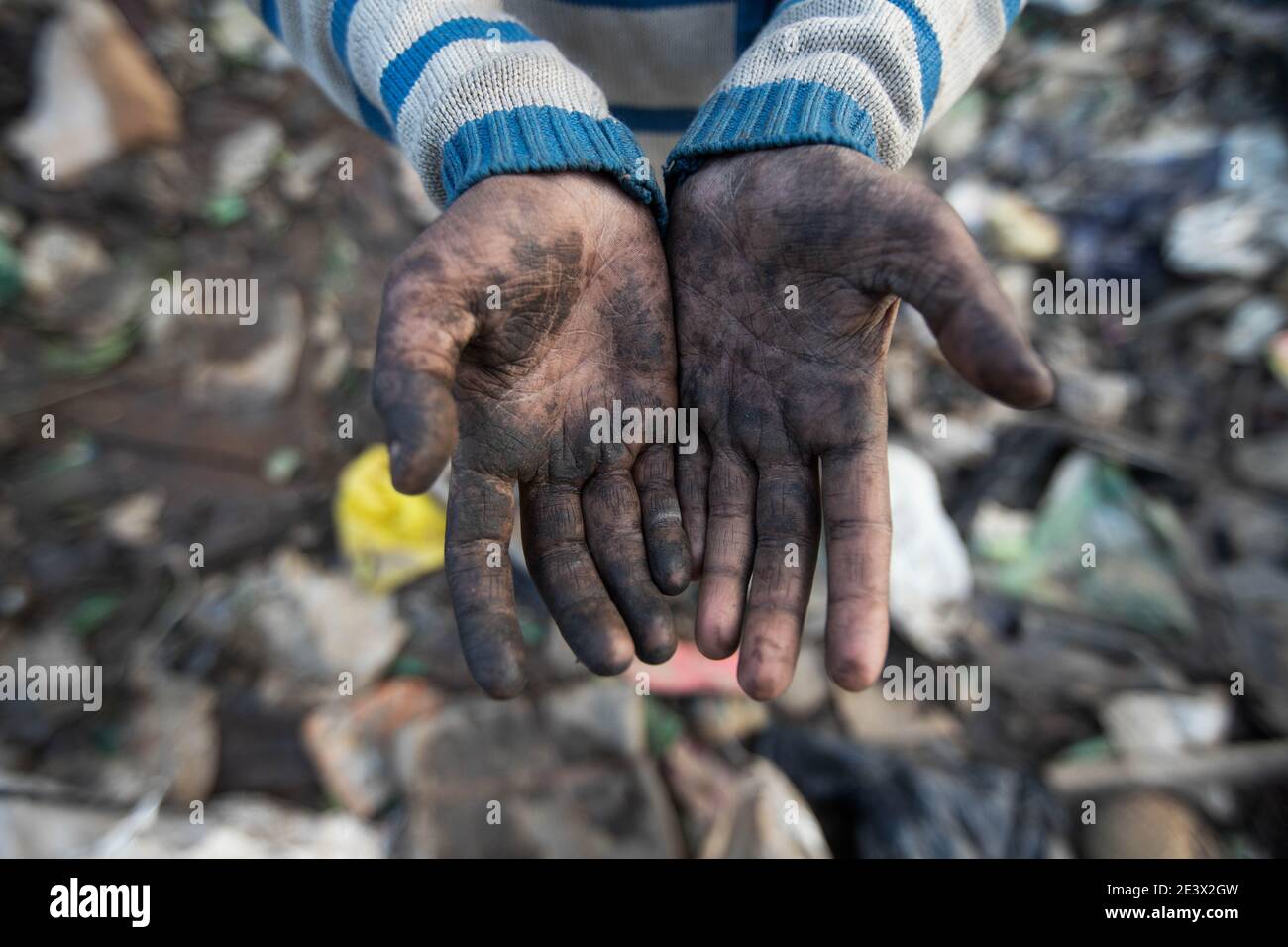 Neu Delhi, India. 18th Jan, 2021. Ten-year-old Shekh Zahid shows his ...