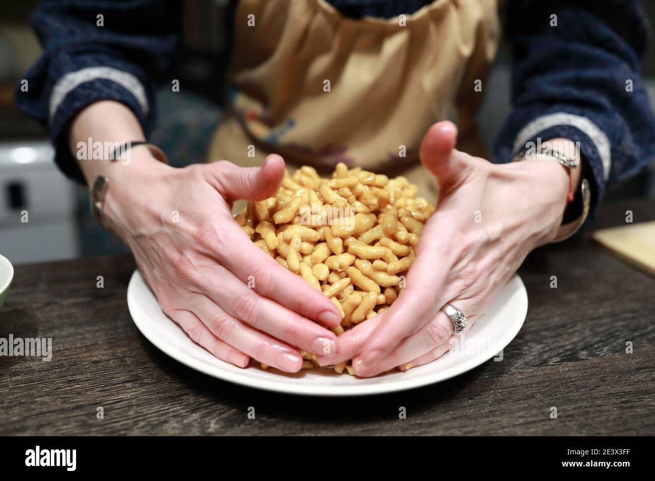 Chak chak food hi-res stock photography and images - Alamy