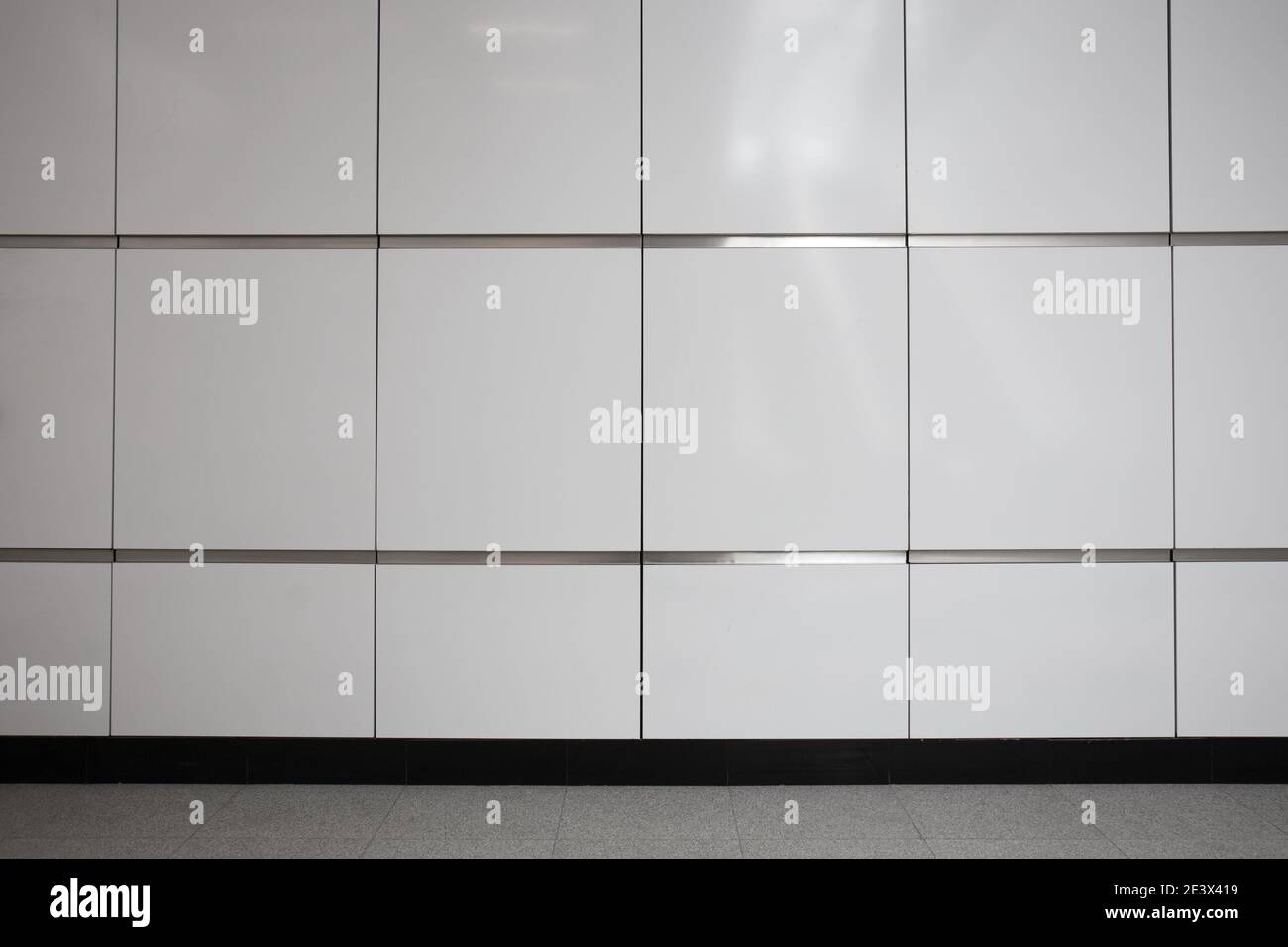 Metro tile background hi-res stock photography and images - Alamy