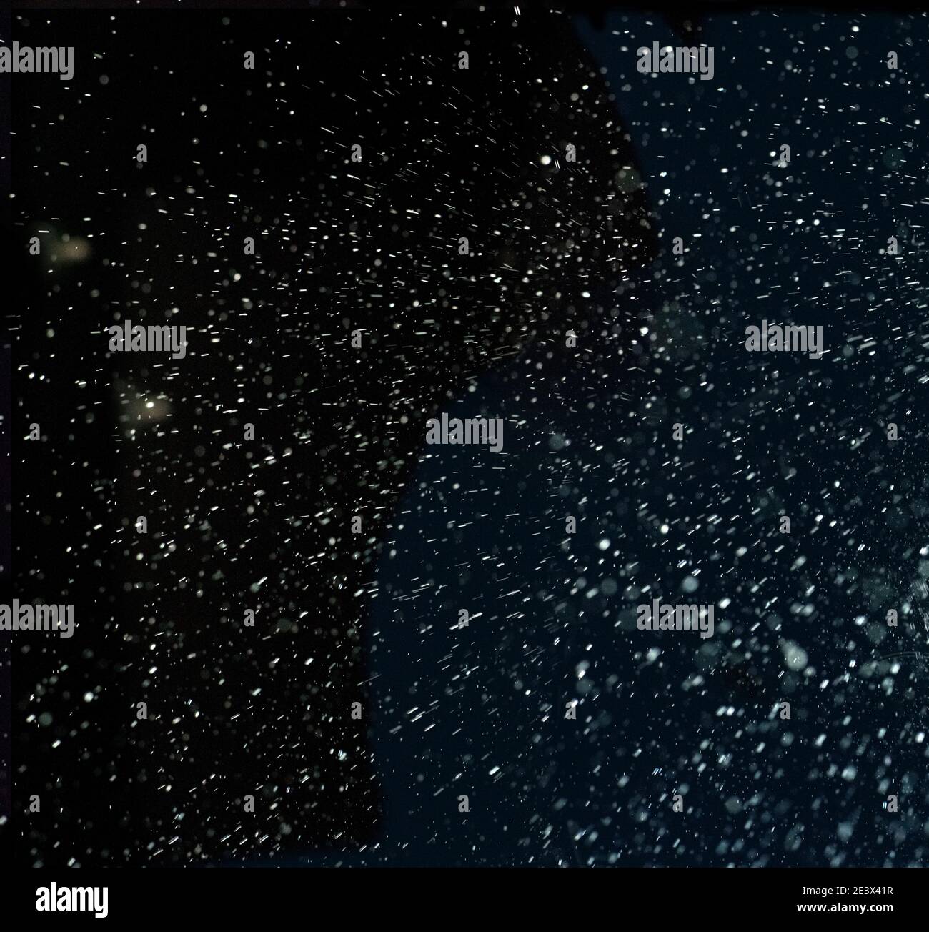 White particles hi-res stock photography and images - Alamy