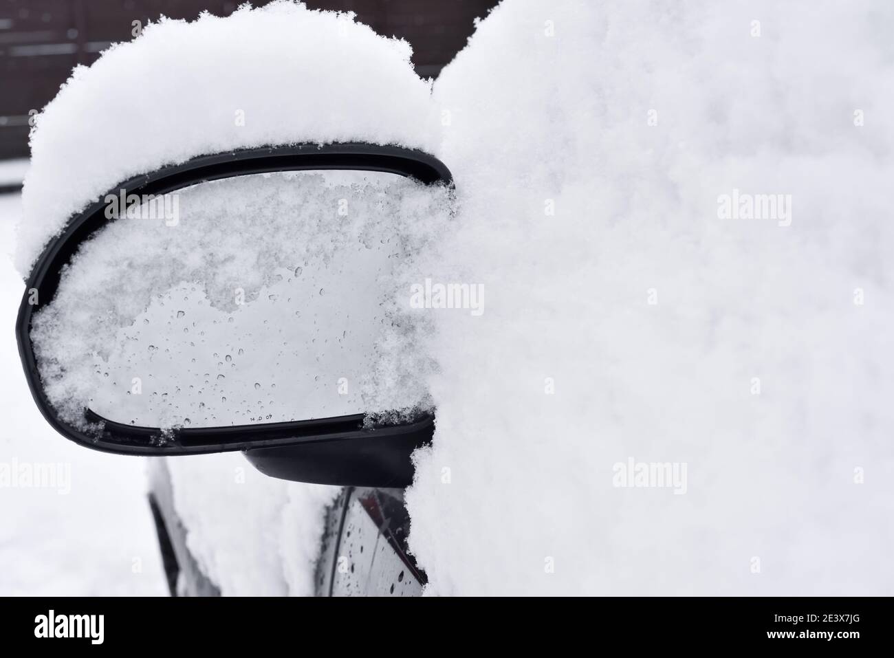 Snow white mirror hi-res stock photography and images - Alamy