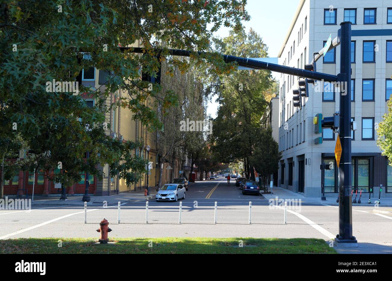 the streets of Portland, Oregon: Couch Street Stock Photo - Alamy