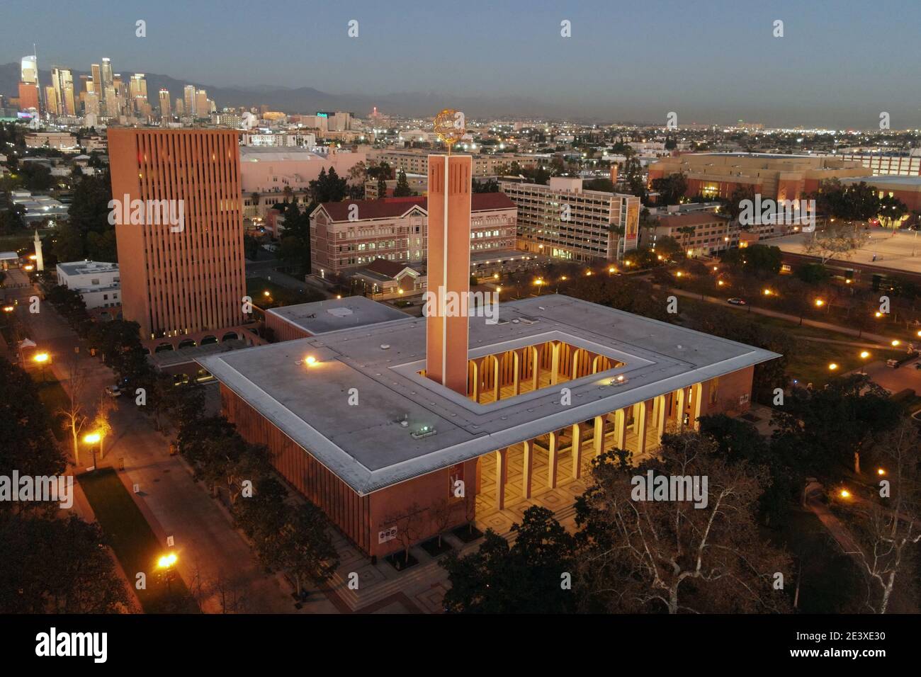 Campus leavey library hi-res stock photography and images - Alamy