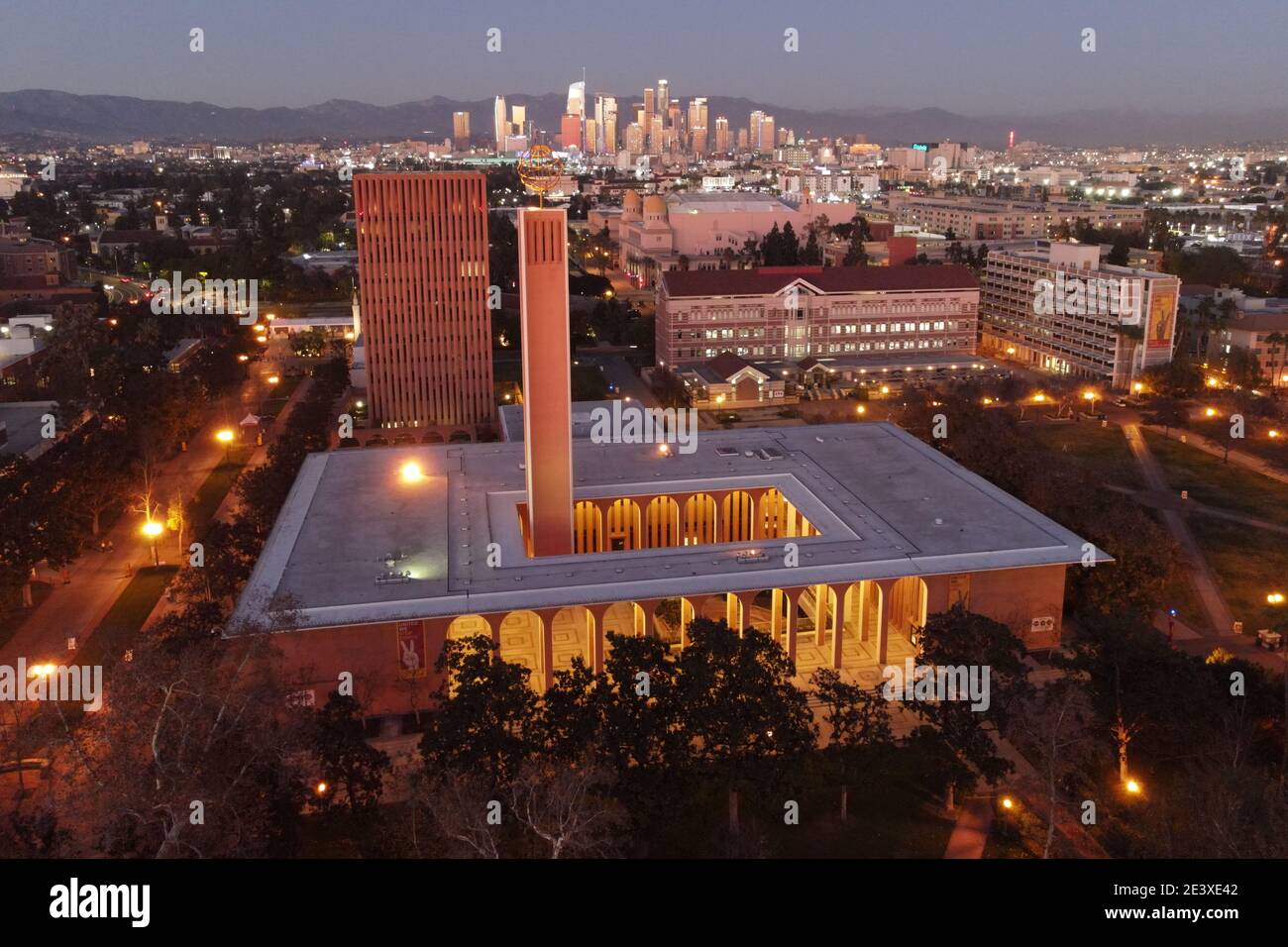 Campus leavey library hi-res stock photography and images - Alamy