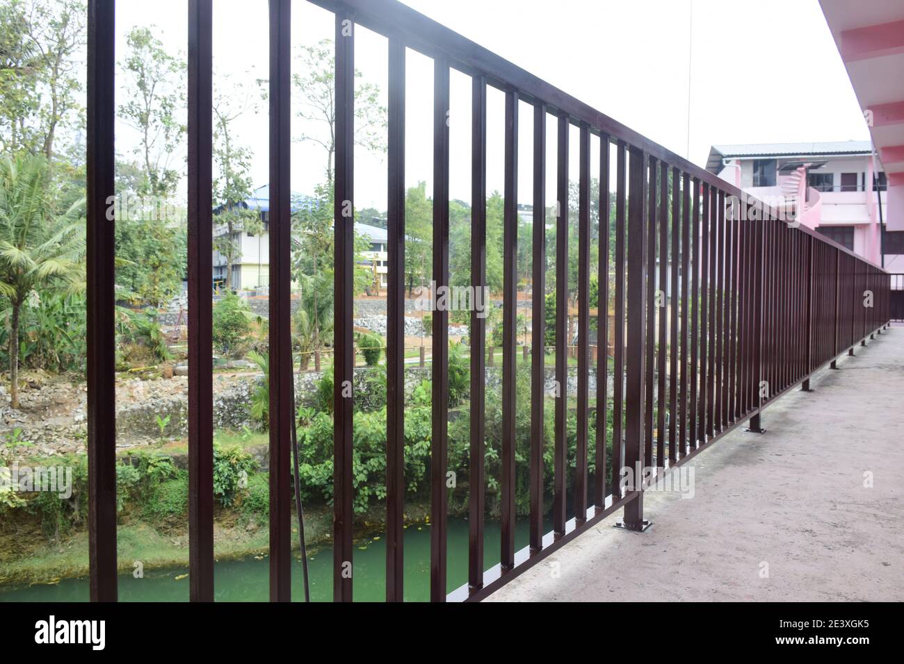 Balcony partition hi-res stock photography and images - Alamy