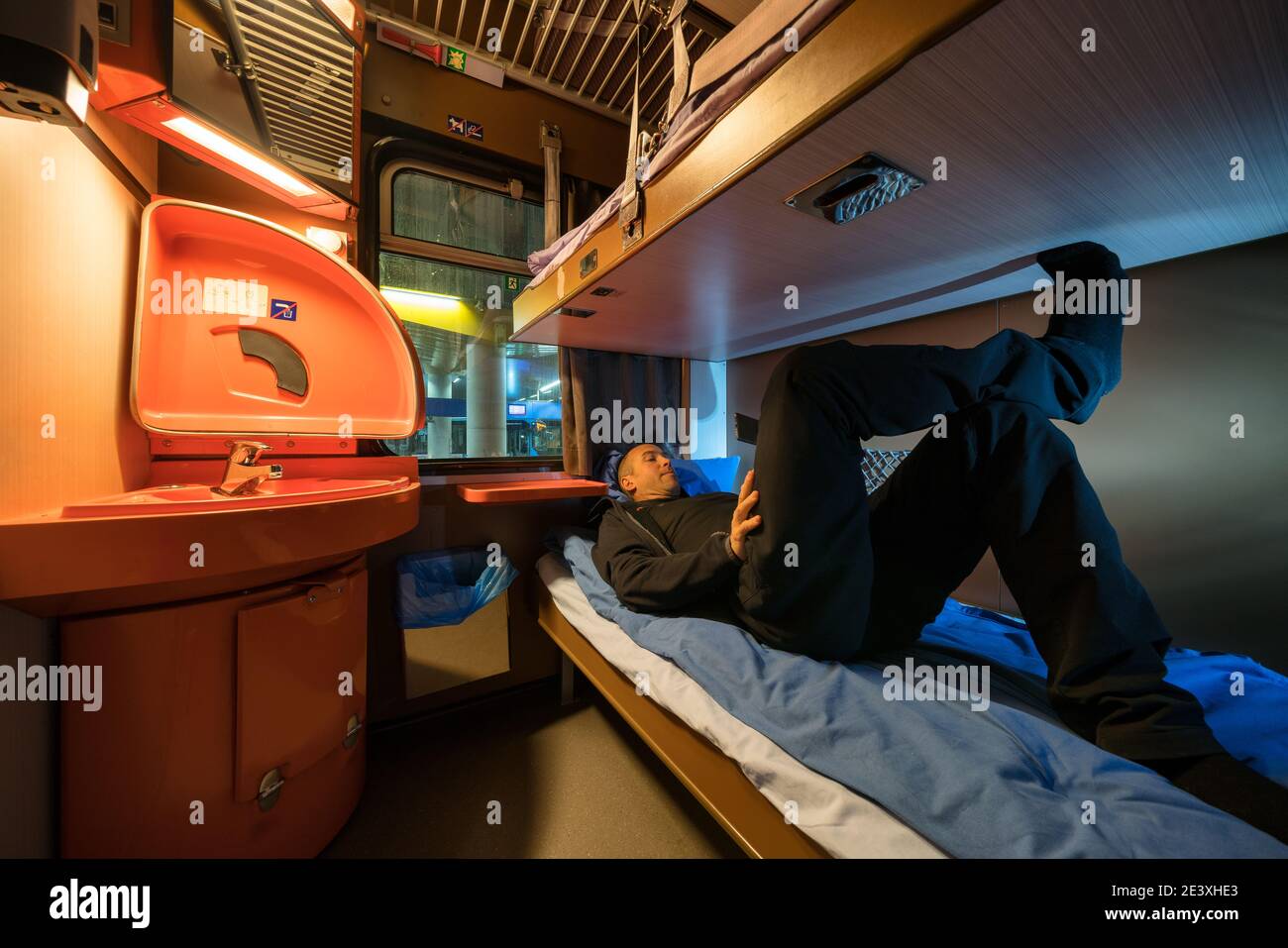 Relaxing on a sleeping car train Stock Photo - Alamy