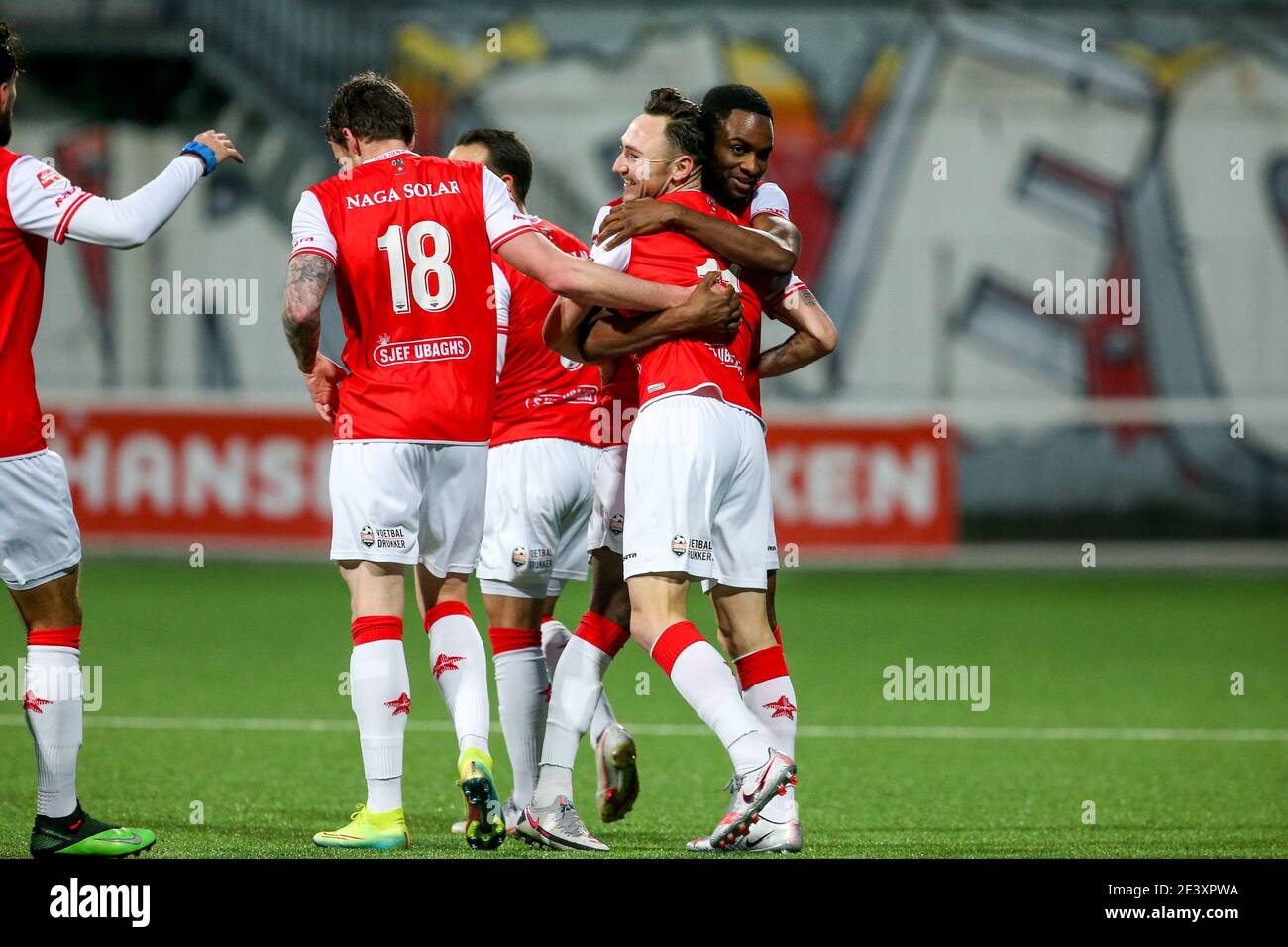 MAASTRICHT, NETHERLANDS - JANUARY 19: L-R: Joeri Schroijen of MVV, Brem ...
