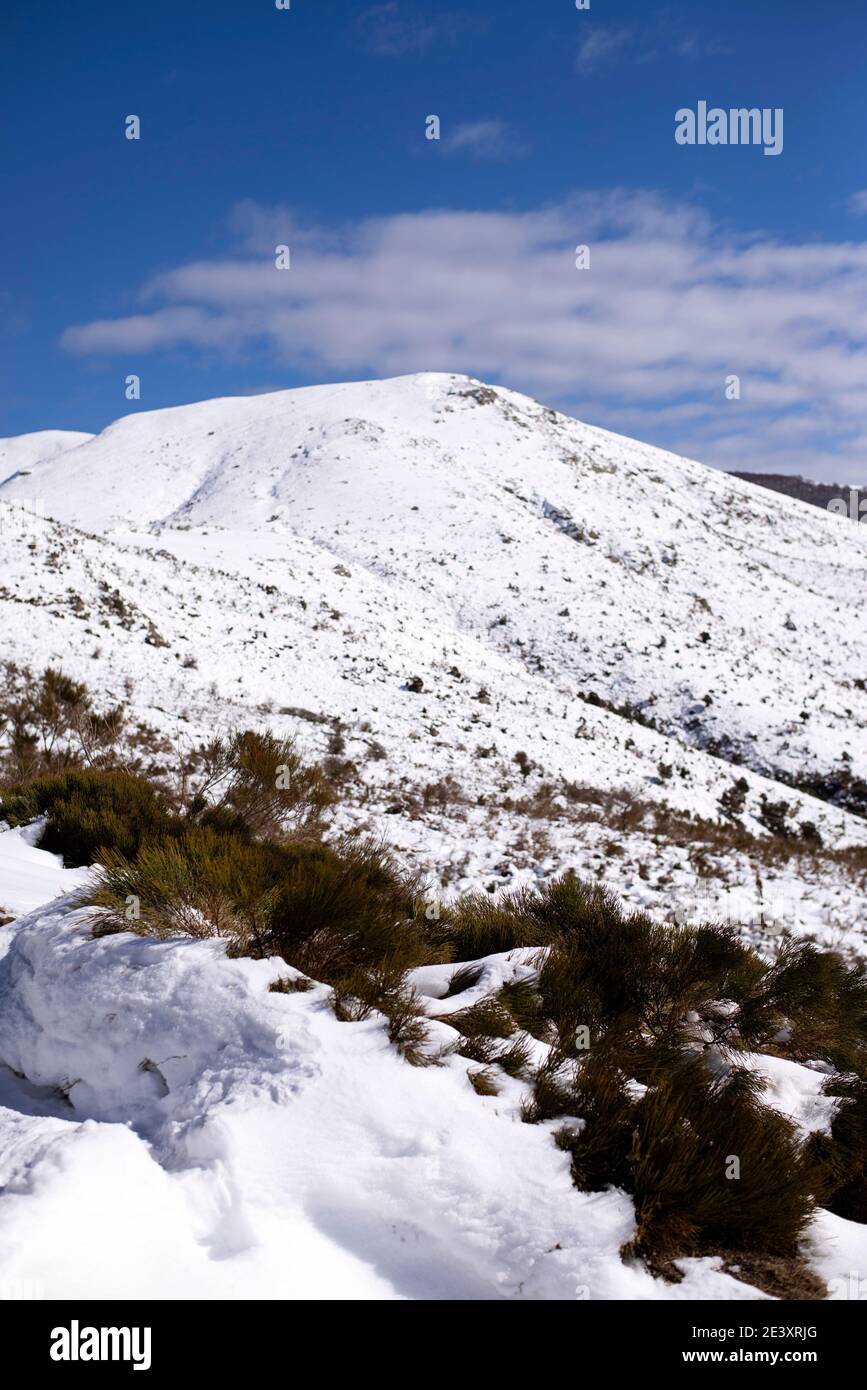 Winter snowy bumpy landscape hi-res stock photography and images - Alamy