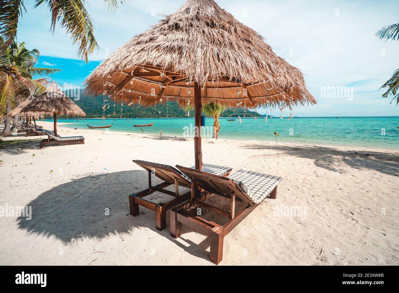 Tropical beach in the Lipe Stock Photo - Alamy