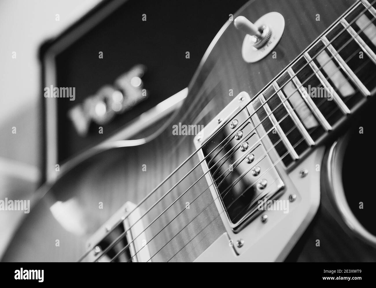 Guitar and amplifier Stock Photo - Alamy