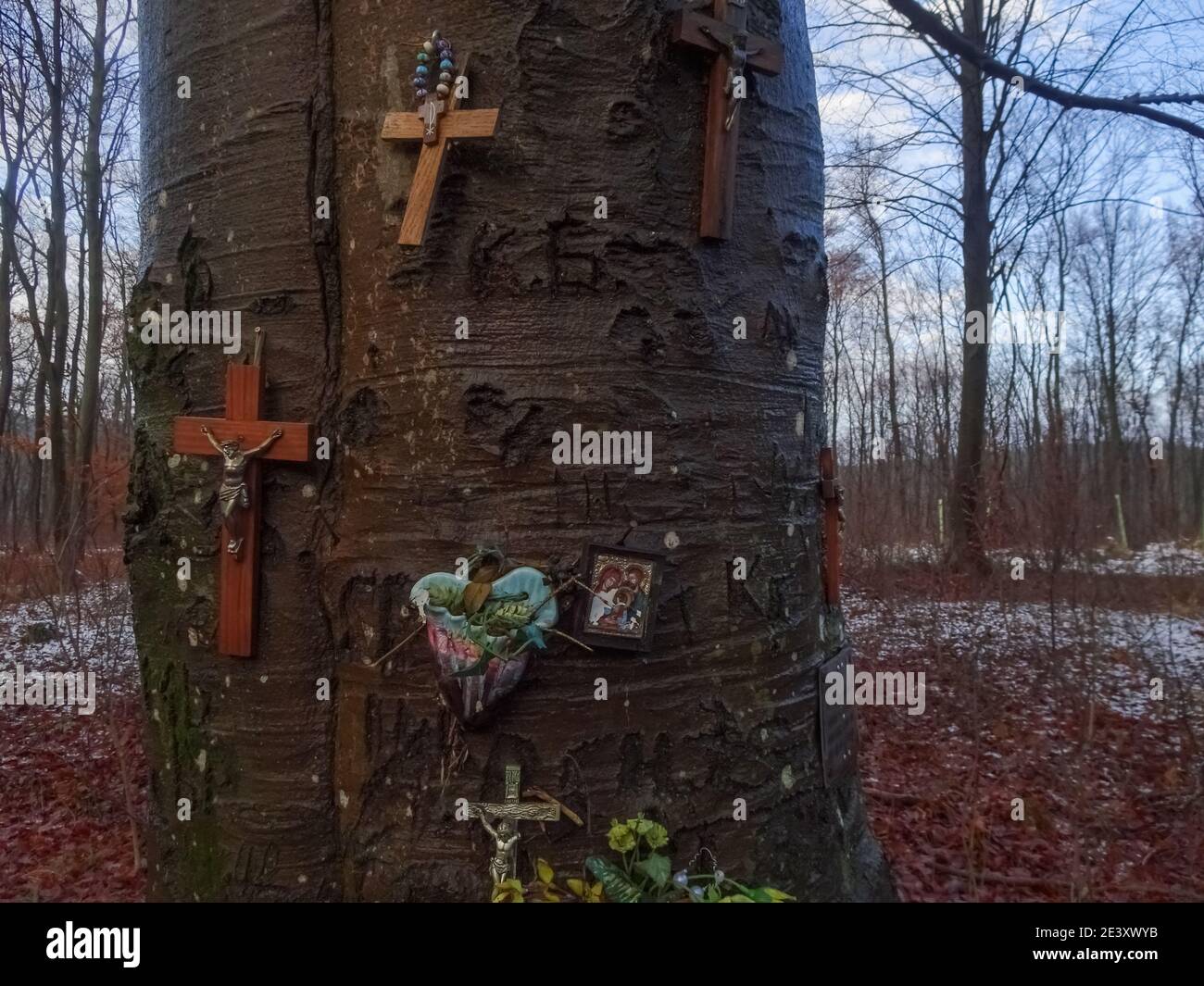 Big holy cross hi-res stock photography and images - Alamy