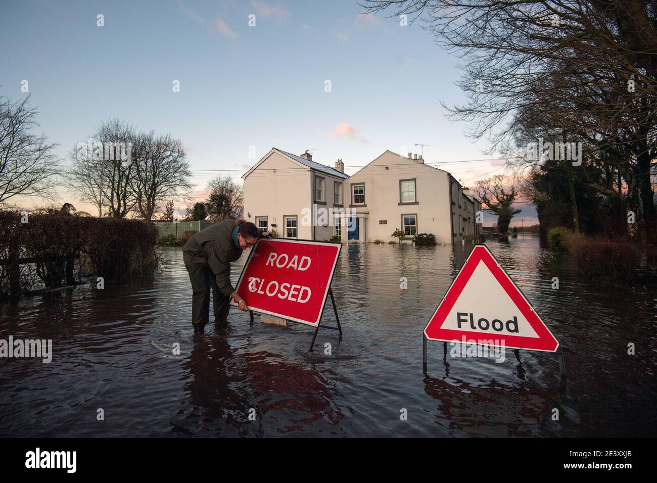 Causes widespread flooding hi-res stock photography and images - Alamy