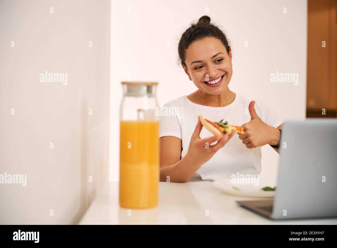 Food advertising screen hi-res stock photography and images - Alamy