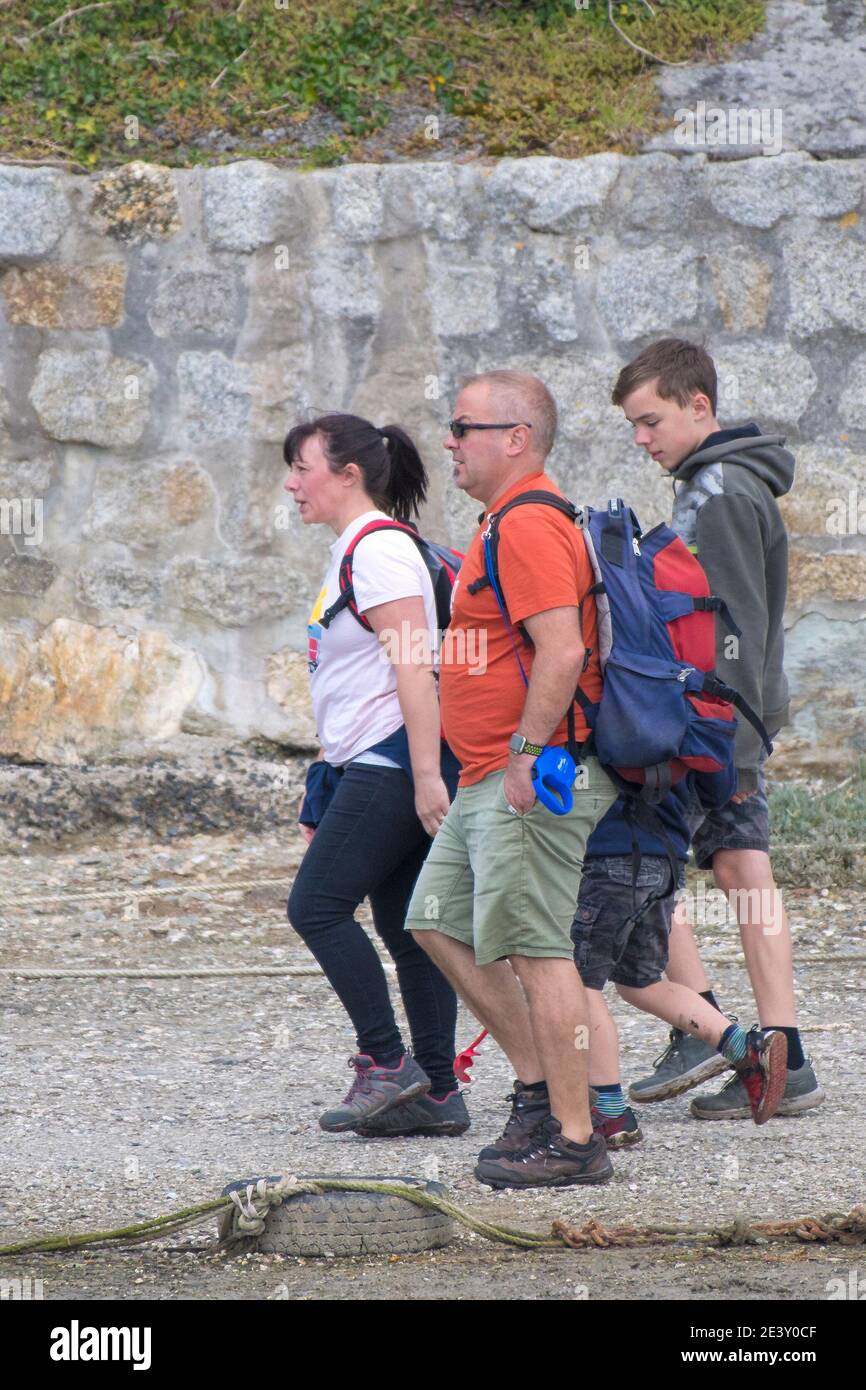 Footpath children hi-res stock photography and images - Alamy