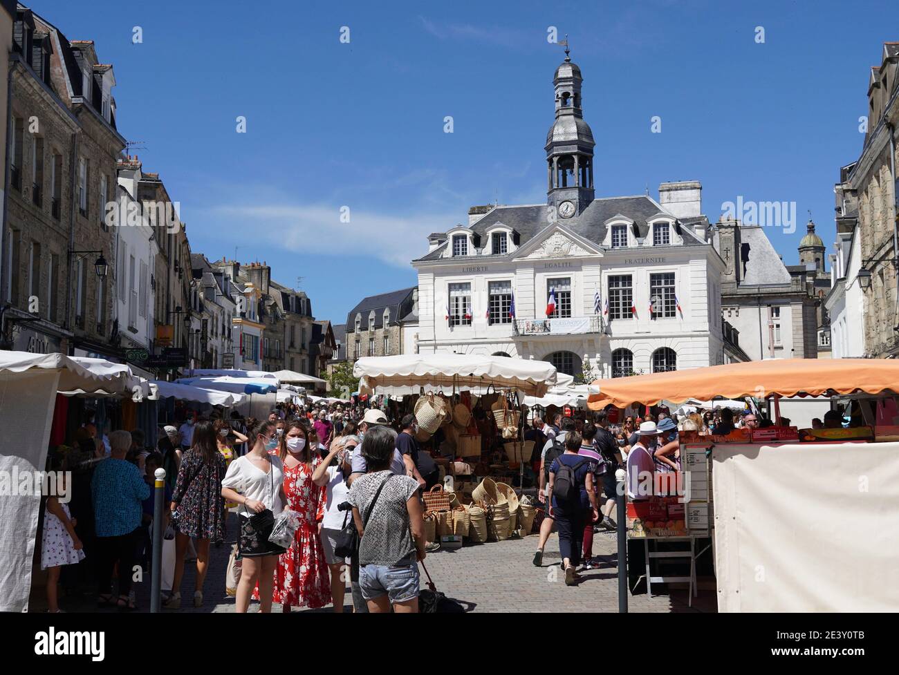 Auray (Brittany, north-western France): market day in summer in the ...