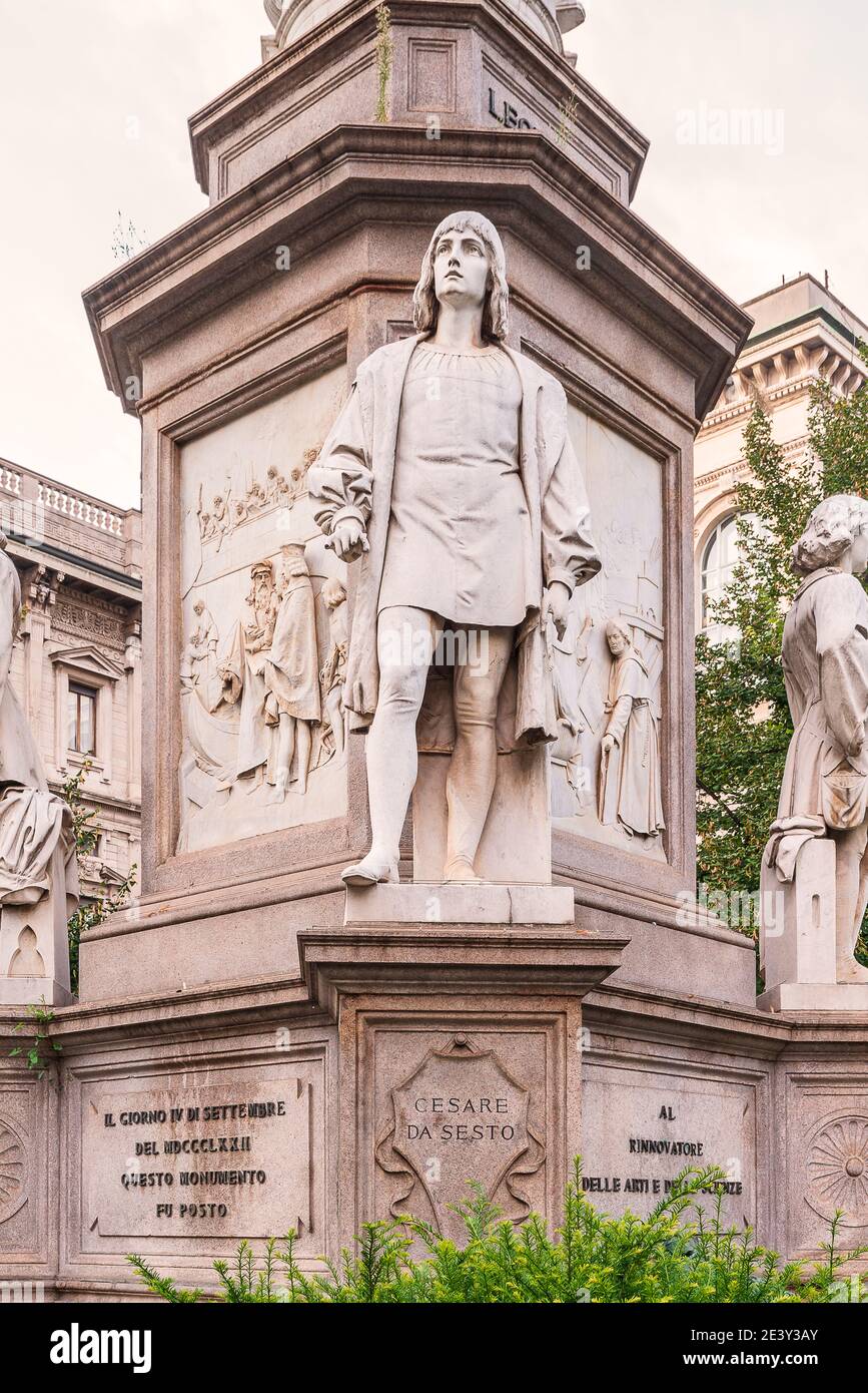 Leonardo da Vinci - Piazza della Scala Milano Italia Stock Photo - Alamy