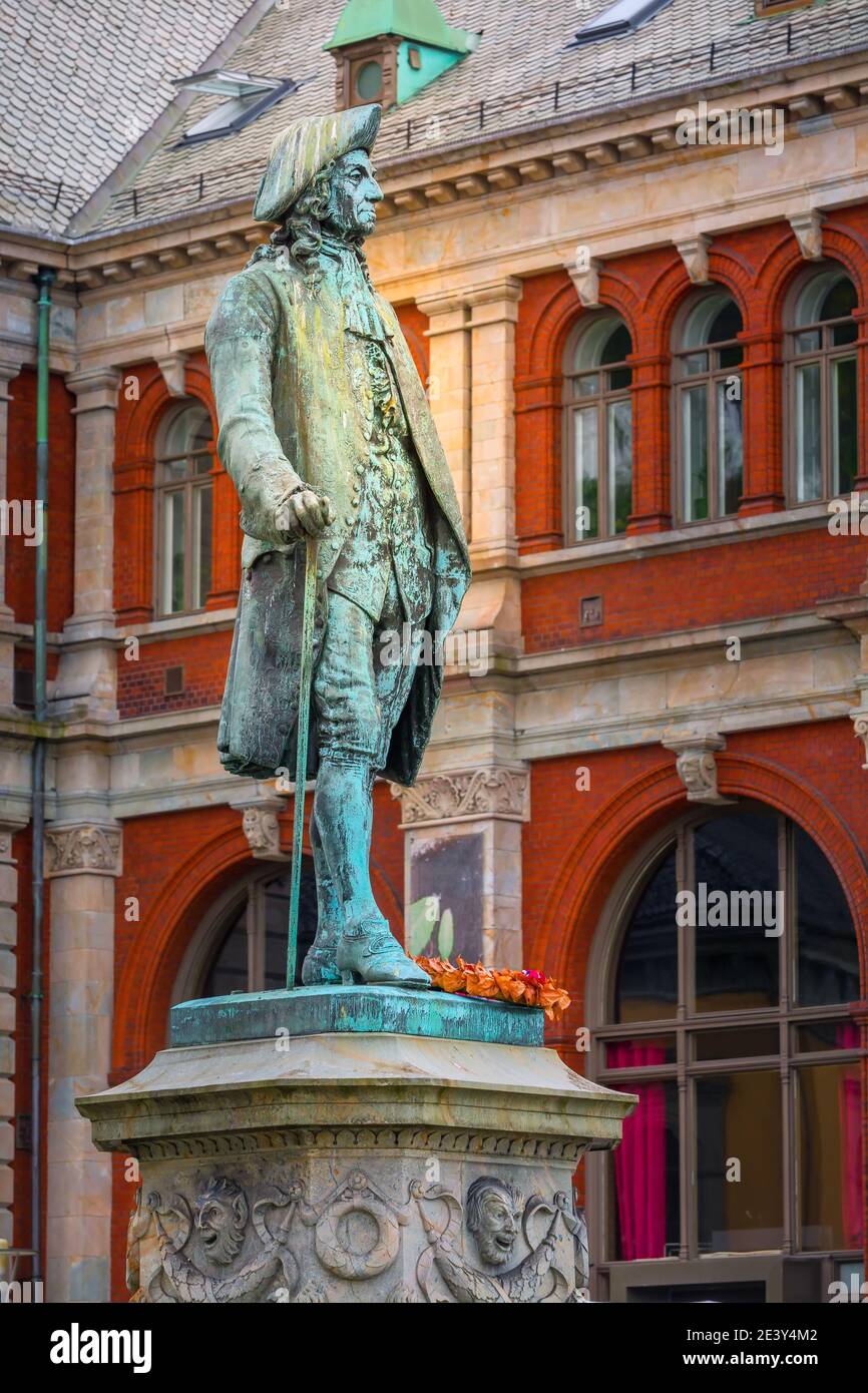 Statue Bergen Norway High Resolution Stock Photography and Images - Alamy