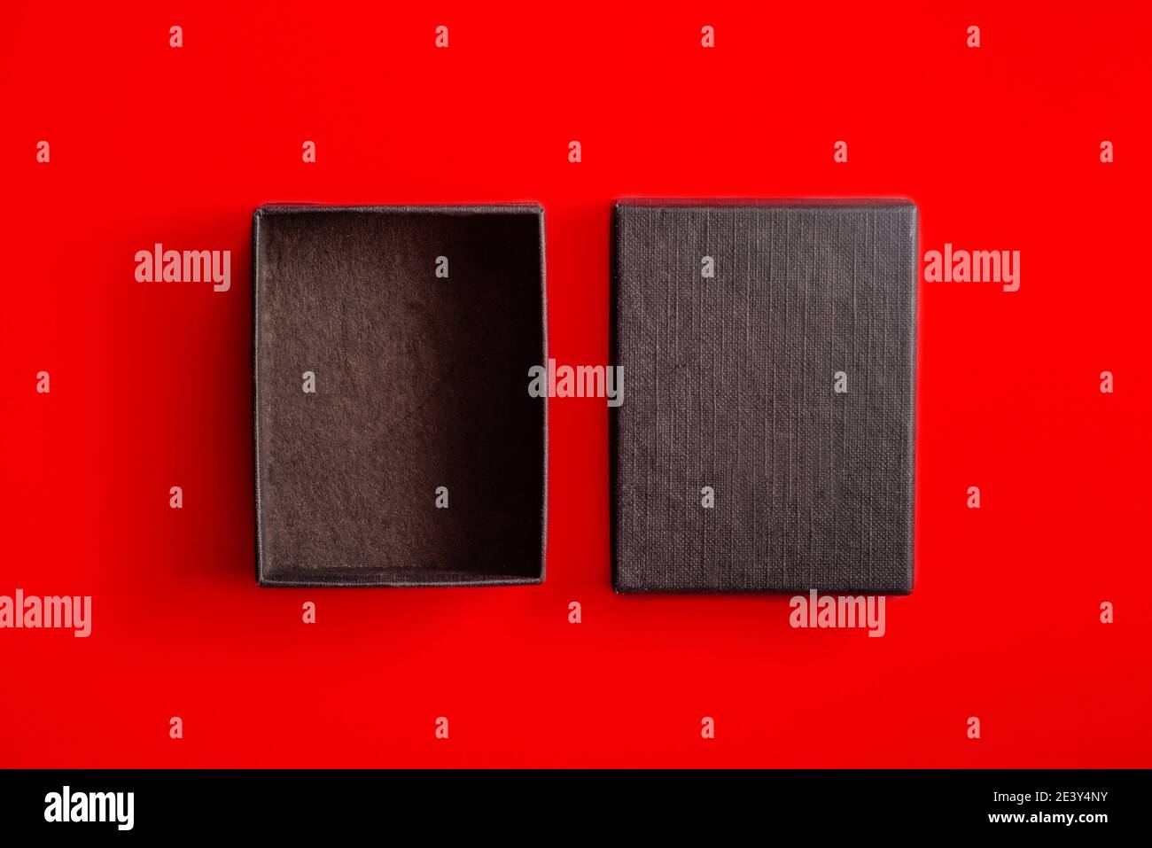 Mockup red black box hi-res stock photography and images - Alamy