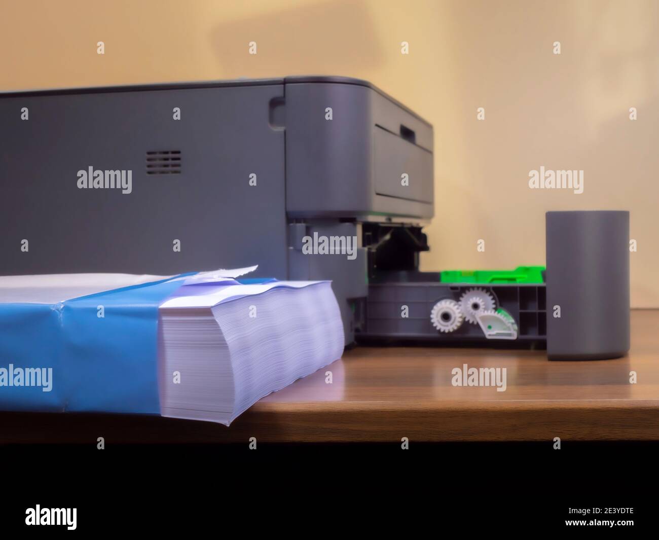 A4 paper pack hi-res stock photography and images - Alamy