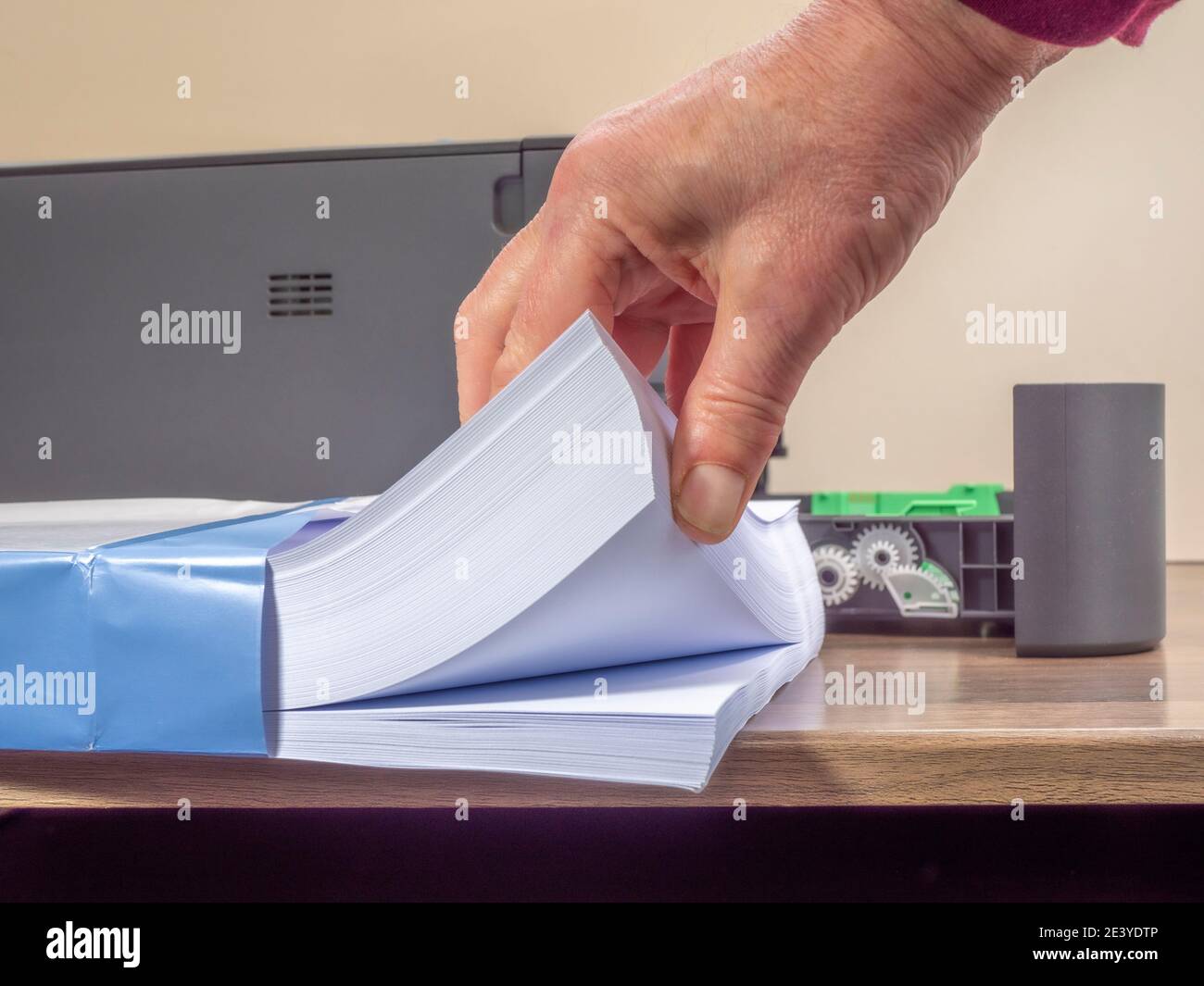 Paper ream white hi-res stock photography and images - Alamy