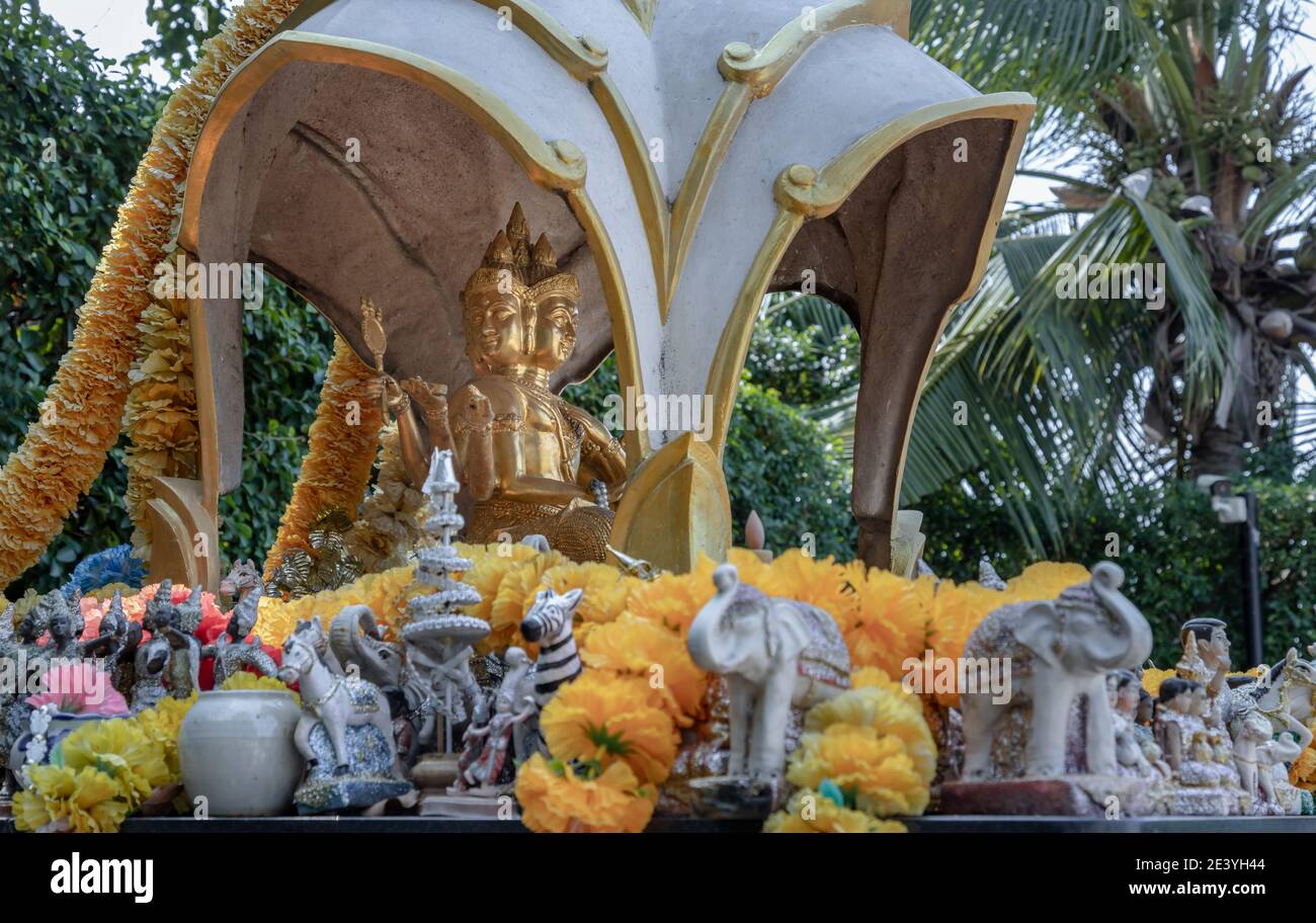 Phra Phrom High Resolution Stock Photography and Images - Alamy
