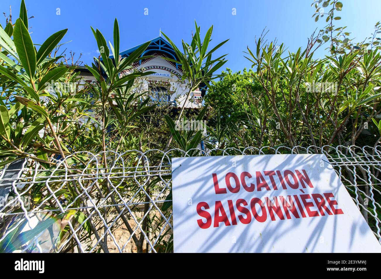 Rental property sign hi-res stock photography and images - Alamy