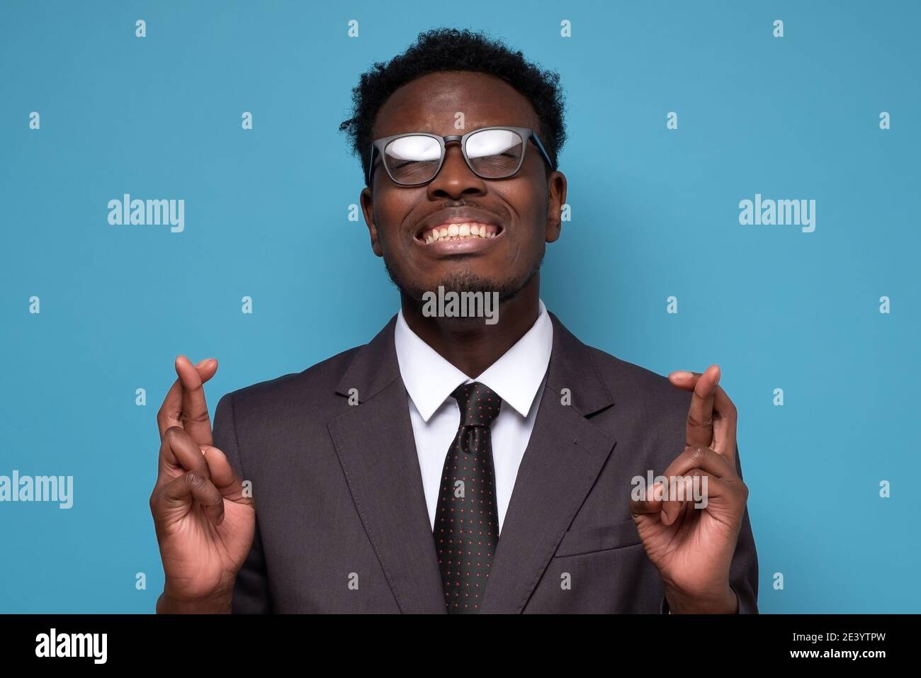 Willing to work sign hi-res stock photography and images - Alamy