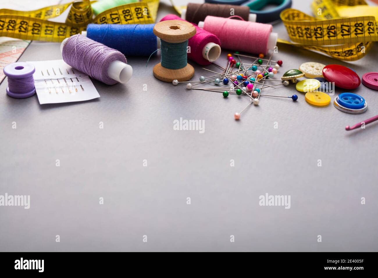 Copyspace frame with sewing tools Stock Photo - Alamy