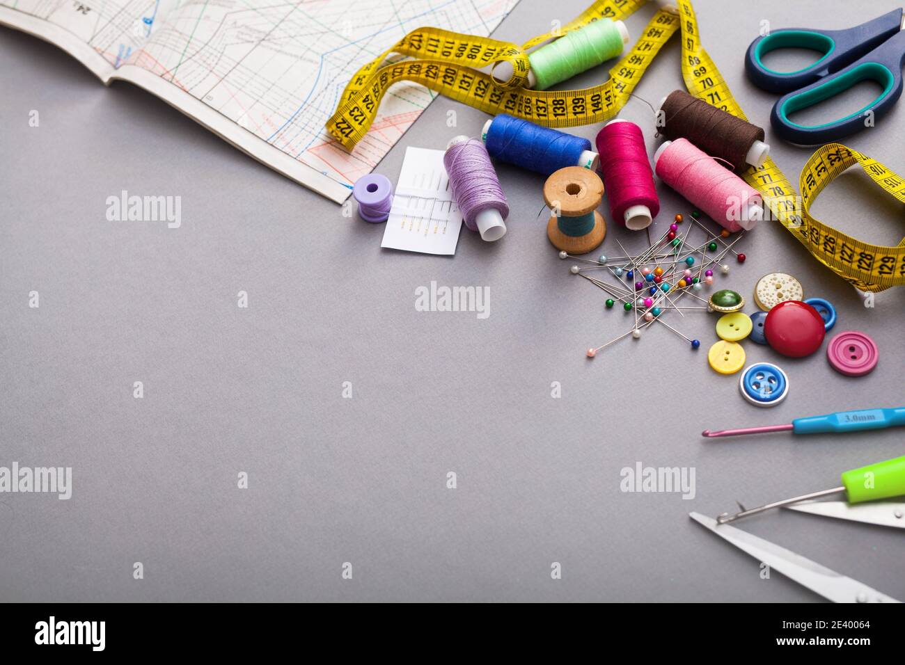 Sewing thread and needle hi-res stock photography and images - Alamy