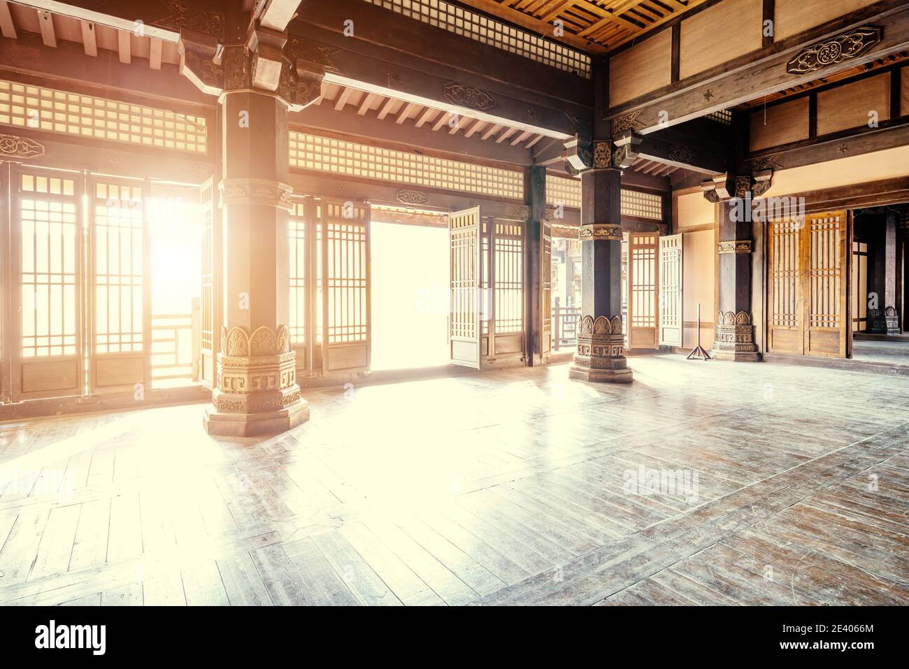 Ancient chinese architecture interior window hi-res stock photography ...