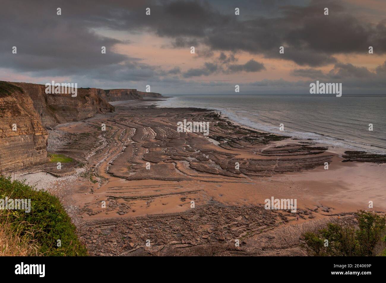 Dunraven bay fossil hi-res stock photography and images - Alamy
