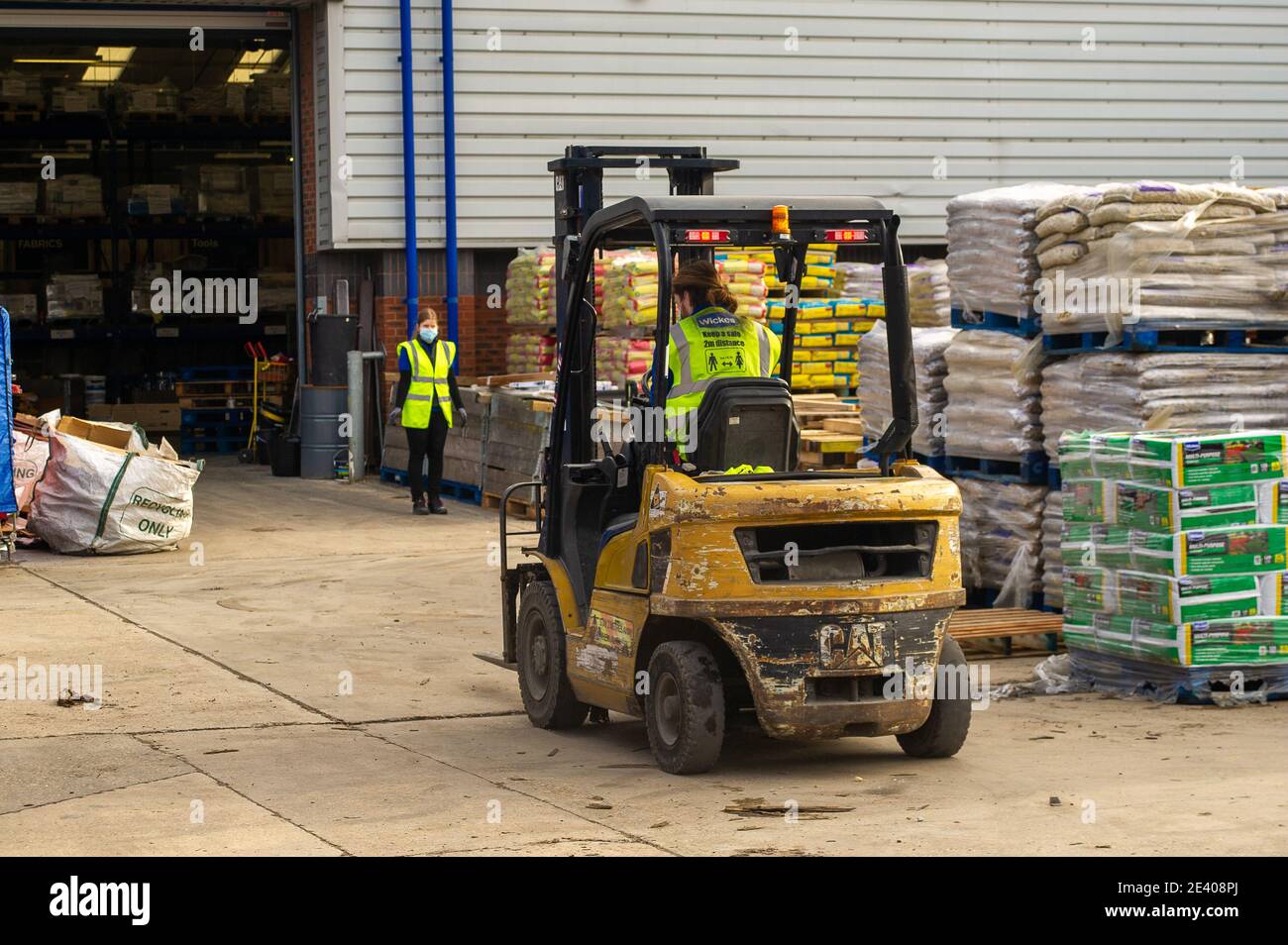 Truck tier hi-res stock photography and images - Alamy
