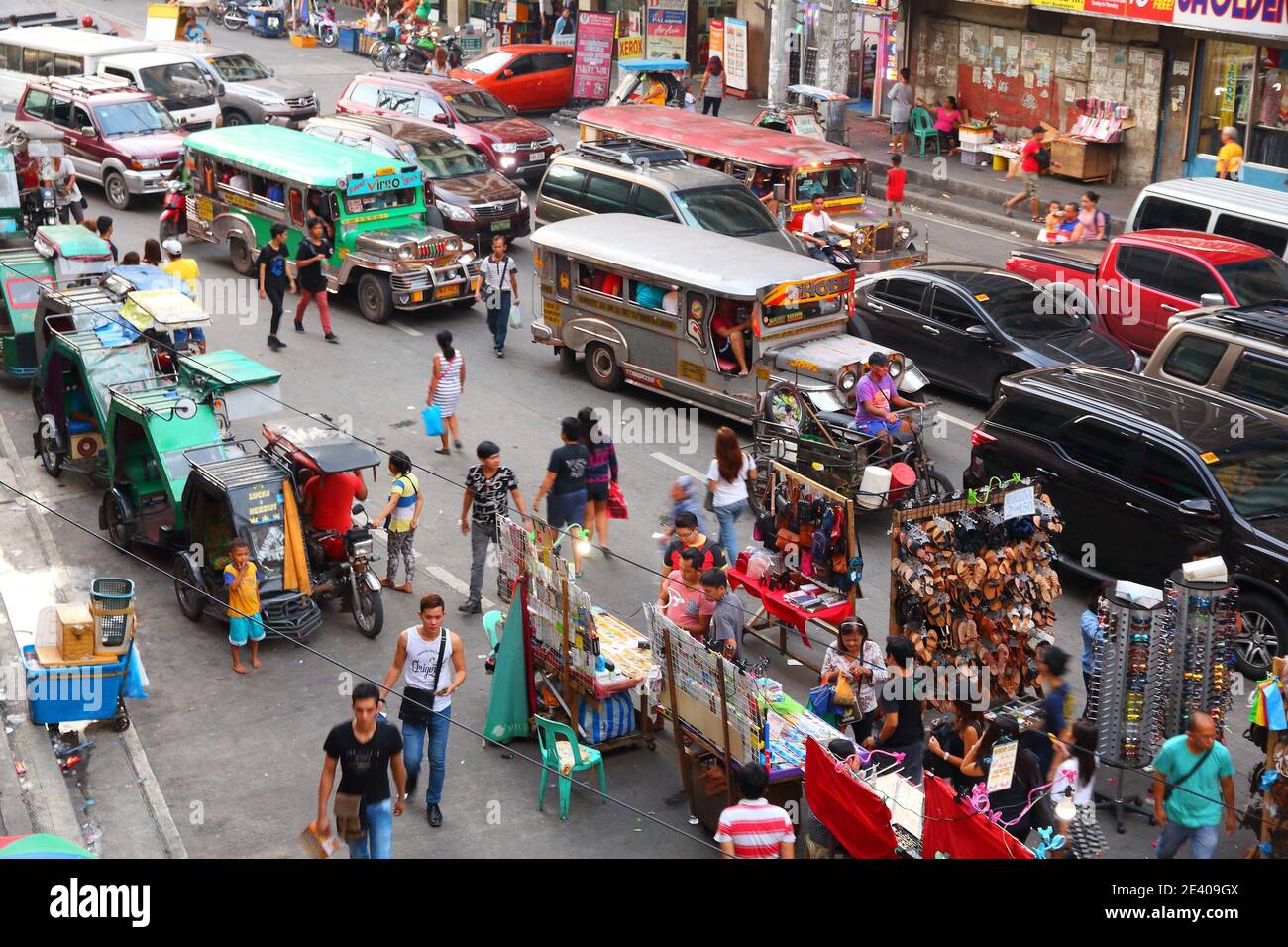 Binondo street life hi-res stock photography and images - Alamy
