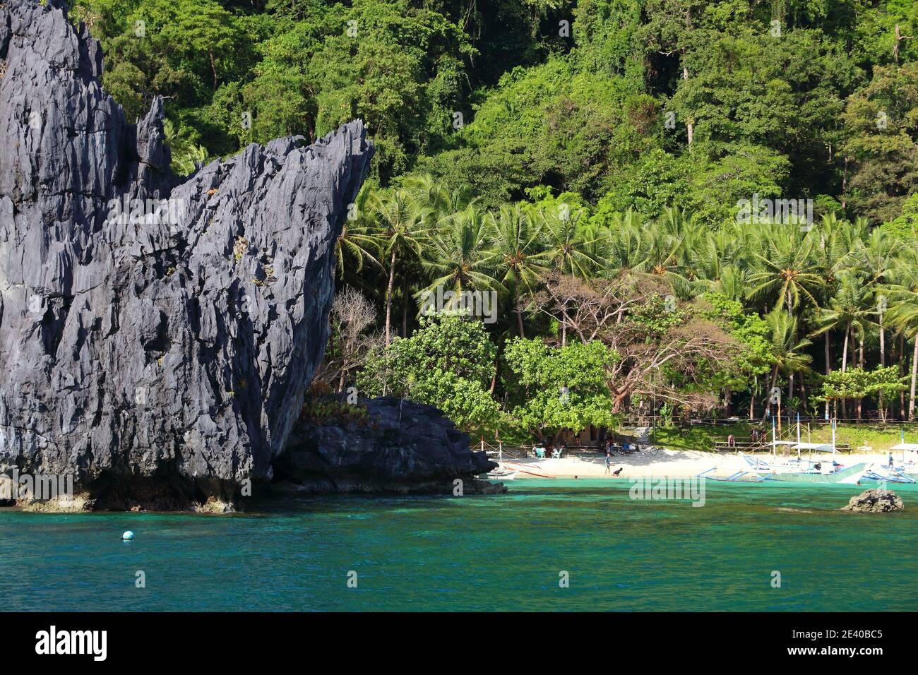 Beach landscape in Palawan island, Philippines. Seven Commandos Beach ...