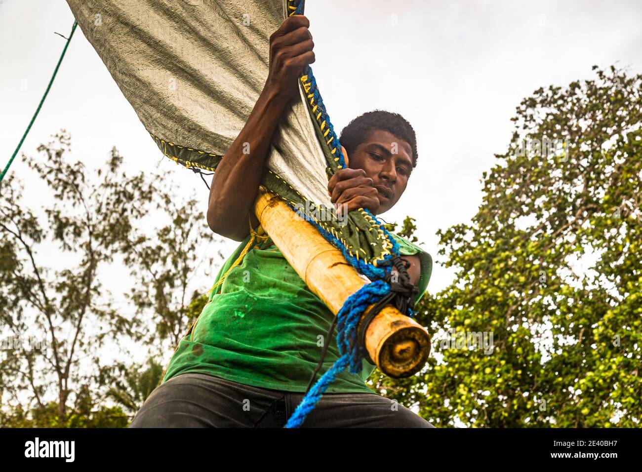 Polynesian style sailing on a Proa (multi-hull outrigger sailboat) in ...