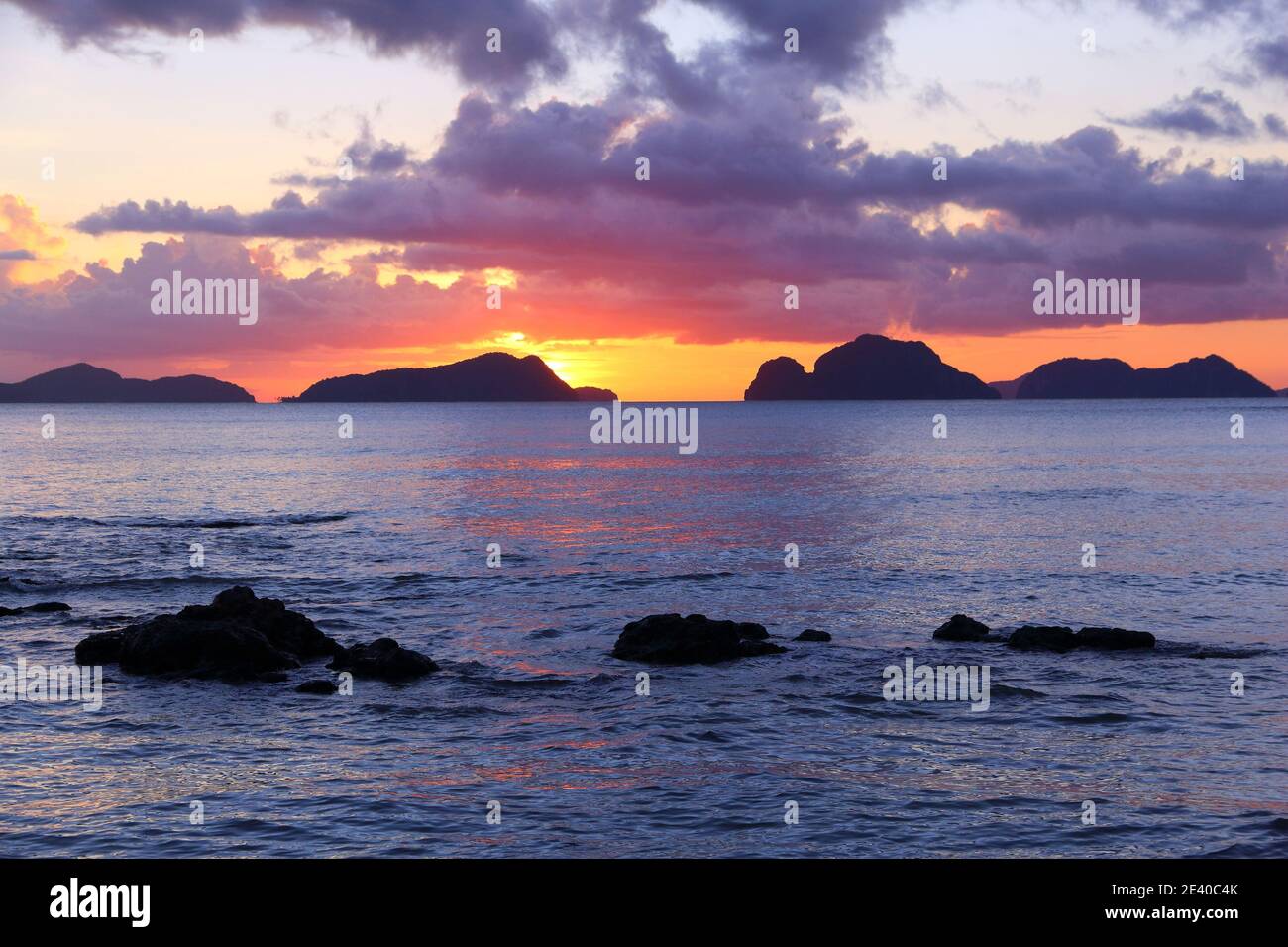 Beautiful sunset in Philippines. Landscape of El Nido, Palawan island ...