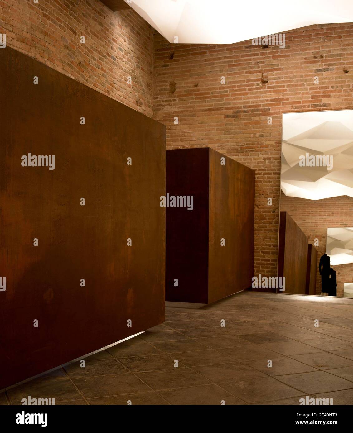 Pared de ladrillo interior hi-res stock photography and images - Alamy