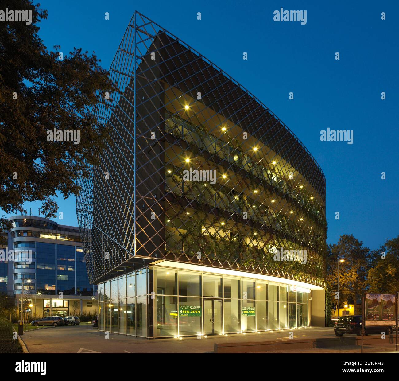 Edificio de armadura hi-res stock photography and images - Alamy