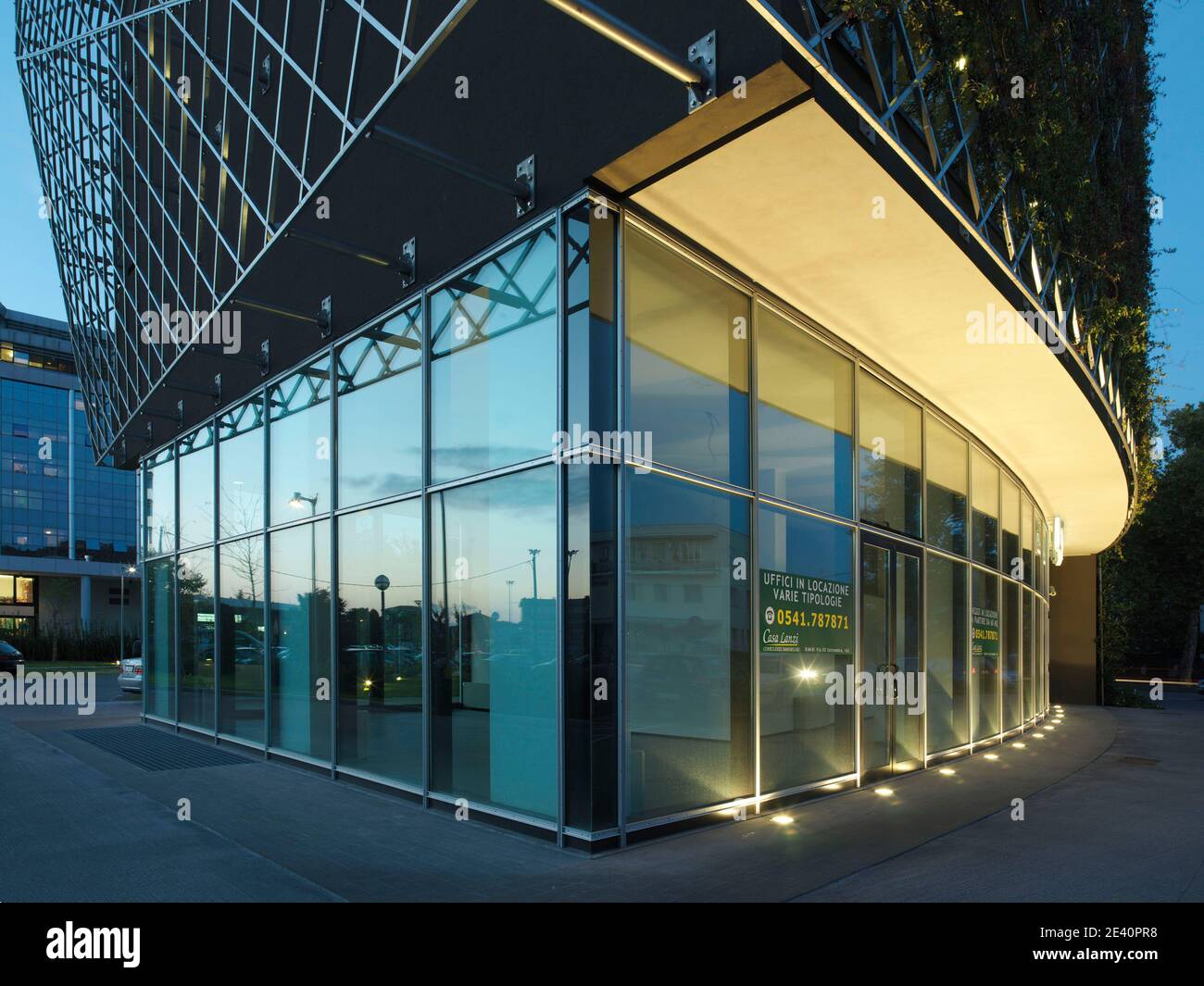 Edificio esterno hi-res stock photography and images - Alamy