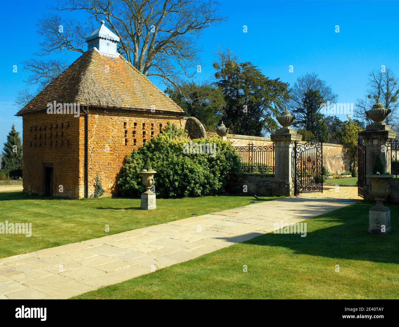 Four Seasons Hotel, Dogmersfield Park, Hampshire Architects: HWO ...