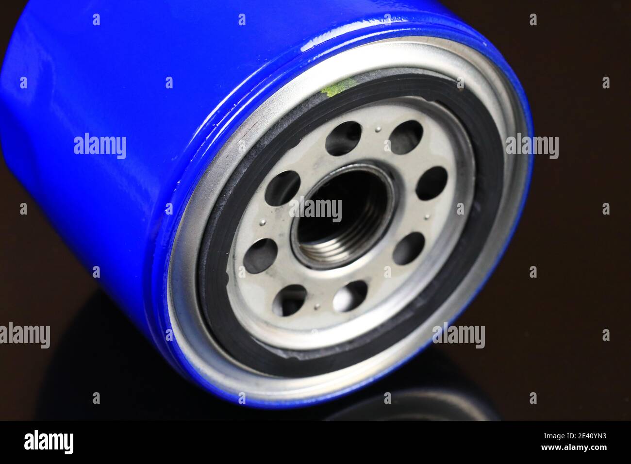 replaceable engine oil filter Stock Photo - Alamy