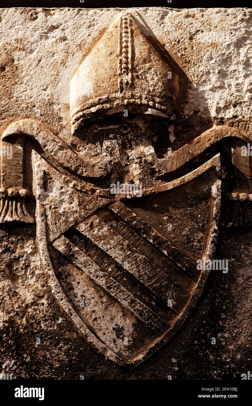 Heraldic stone hi-res stock photography and images - Alamy