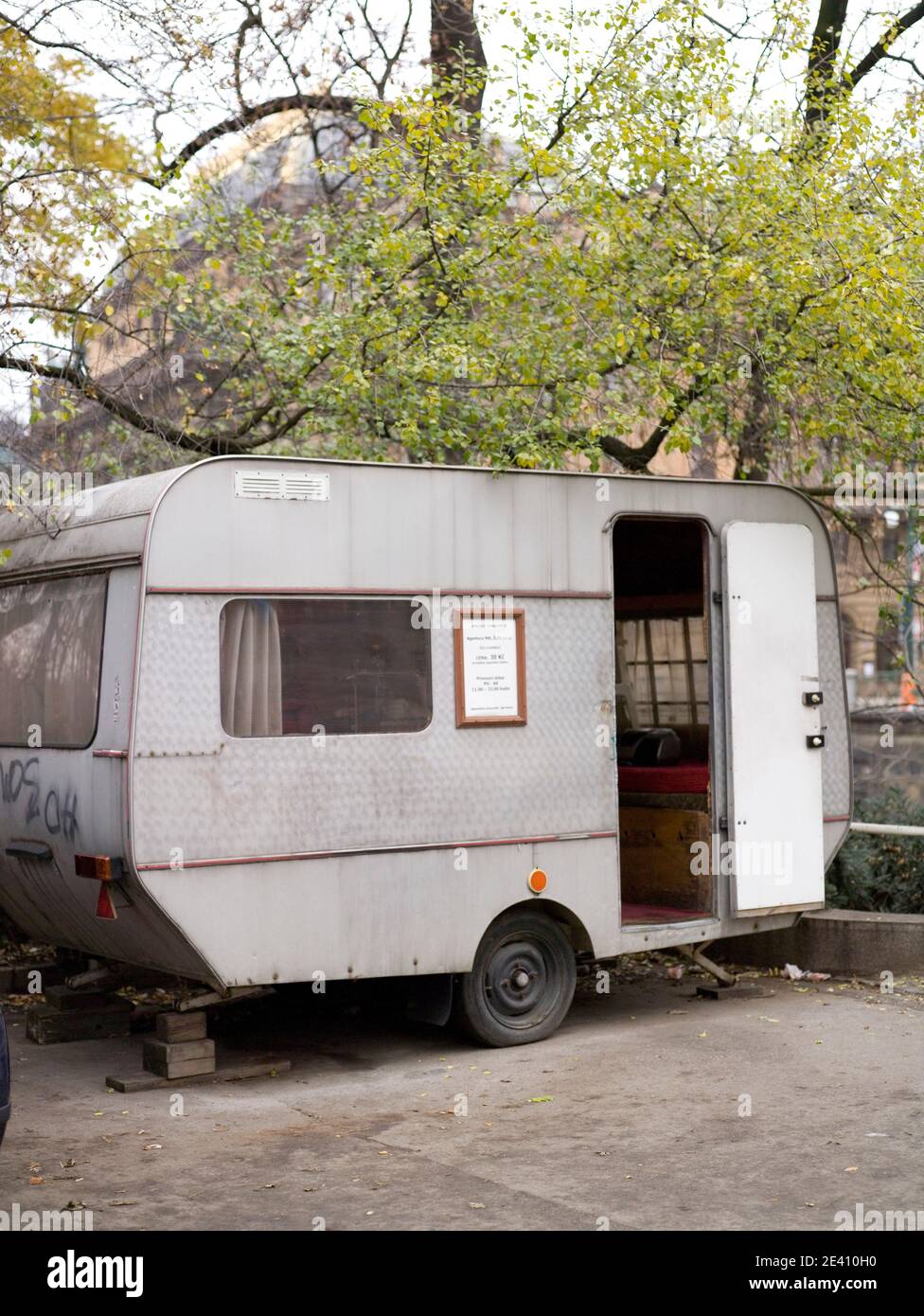 Caravan office hi-res stock photography and images - Alamy