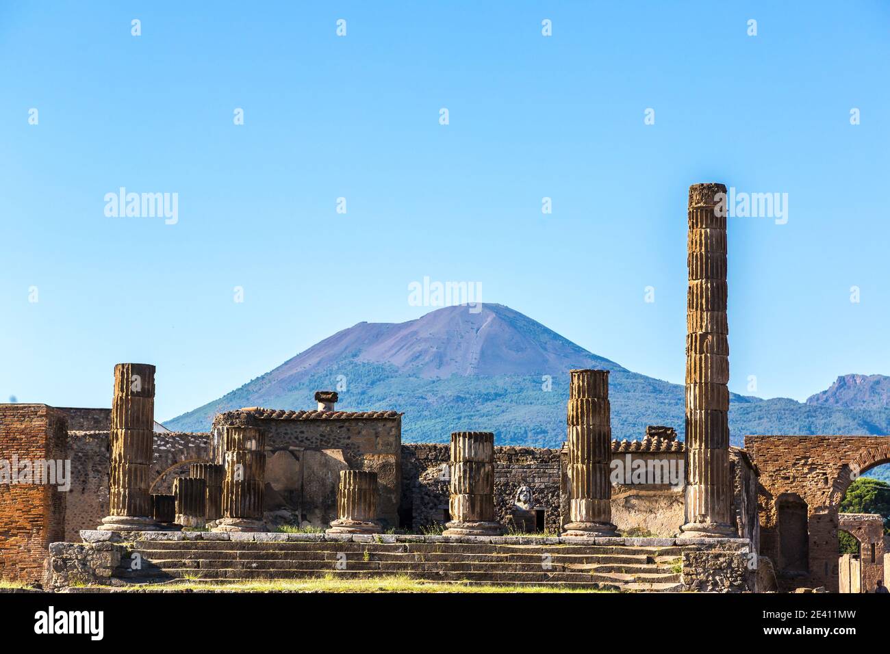 Pompeii city destroyed in 79BC by the eruption of Mount Vesuvius Stock ...