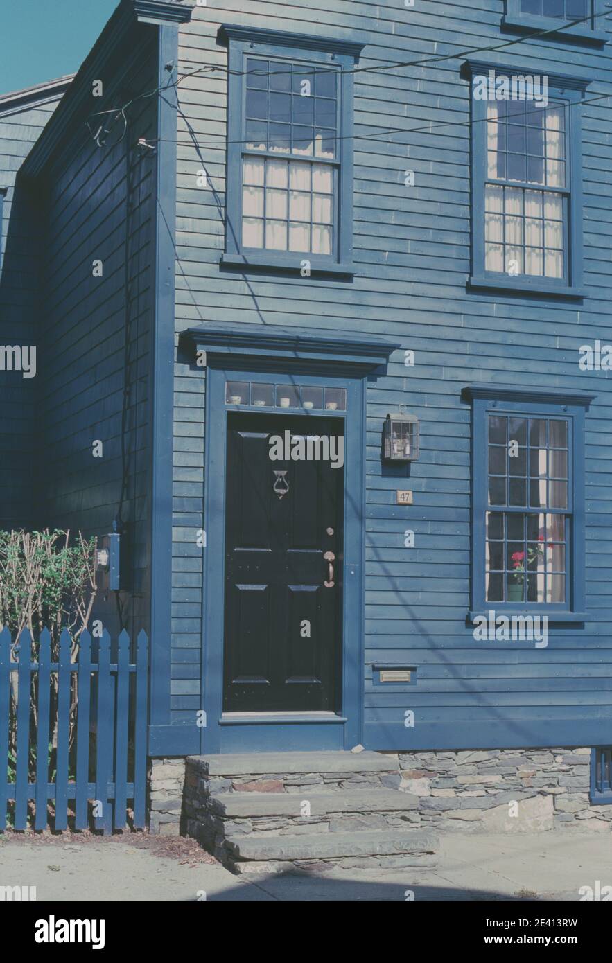 Two storey colonial house hi-res stock photography and images - Alamy