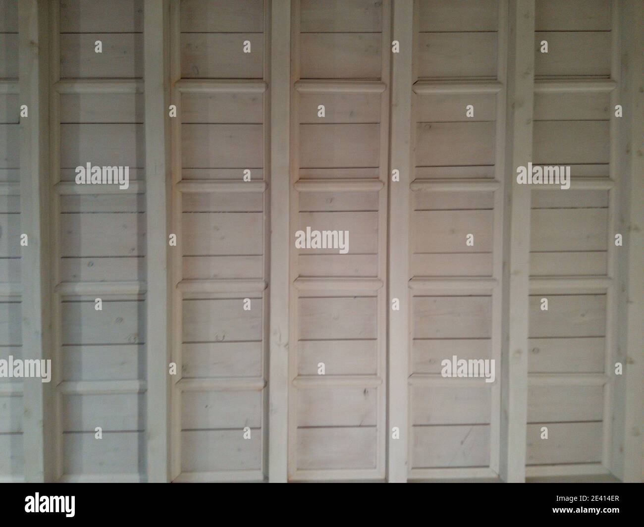 White painted wooden beam hi-res stock photography and images - Alamy