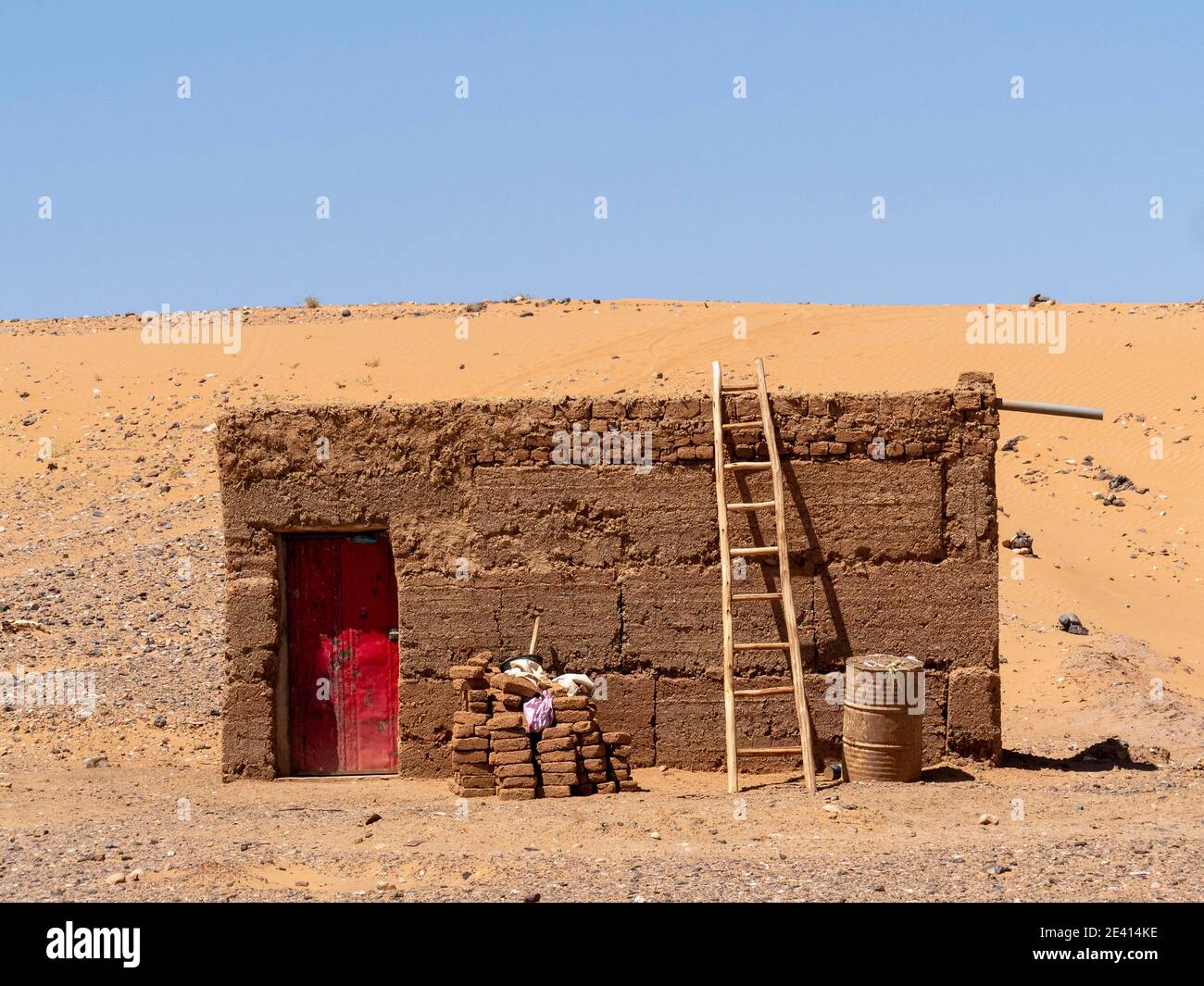 Tools store in the middle of Morocco's Sahara desert Stock Photo - Alamy